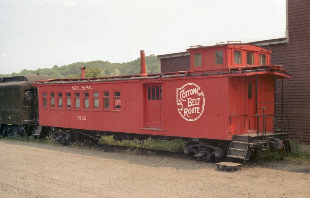 St Louis, Southwestern Railway Long Caboose 2305